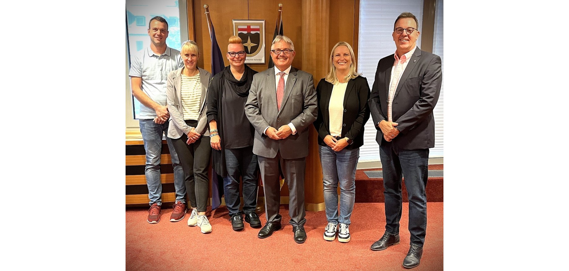 Glückwünsche an zwei Mitarbeiterinnen der Verbandsgemeindeverwaltung ...