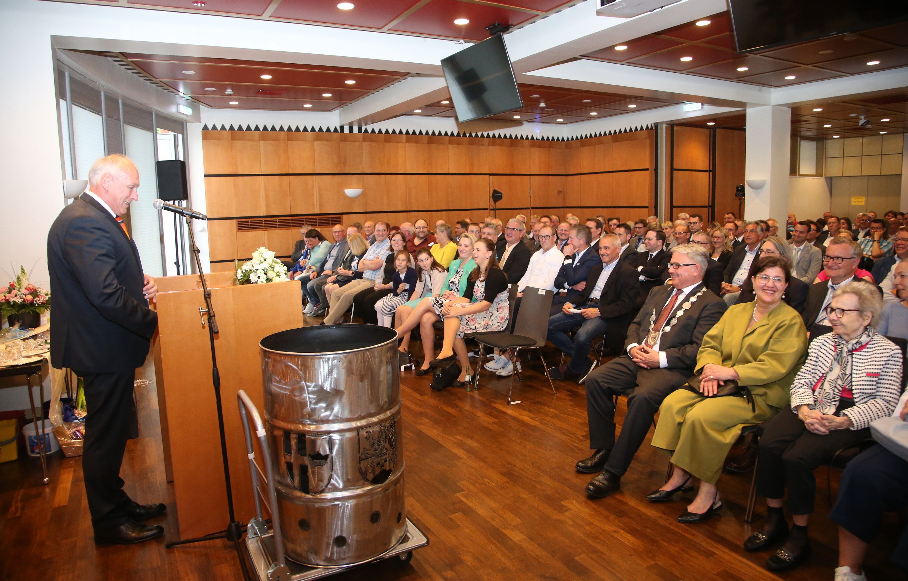 Verabschiedung und Amtsübergabe in der Verbandsgemeinde Vallendar ...